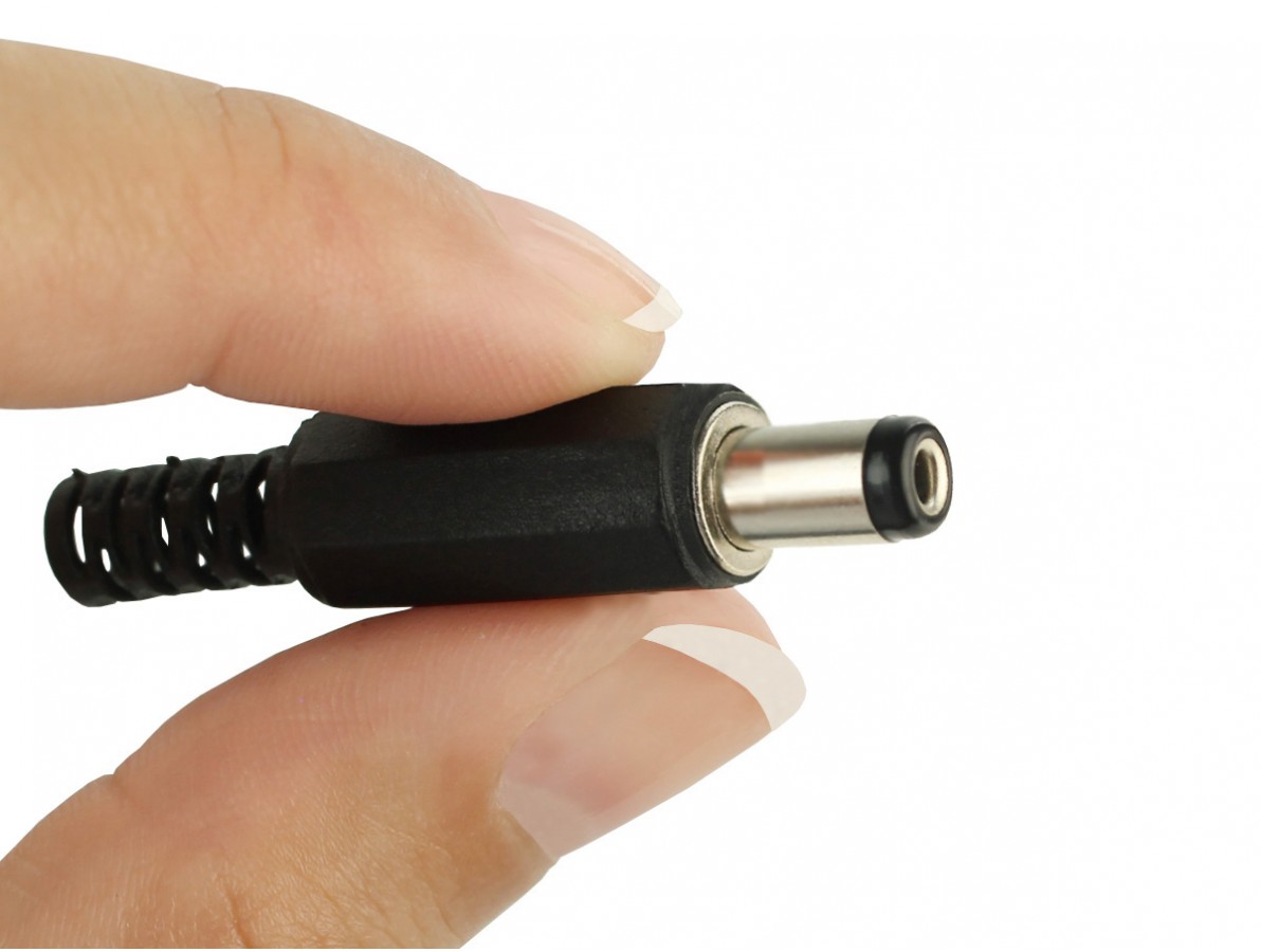 Conector P4 / Plug P4 2,1x5,5mm - Usinainfo